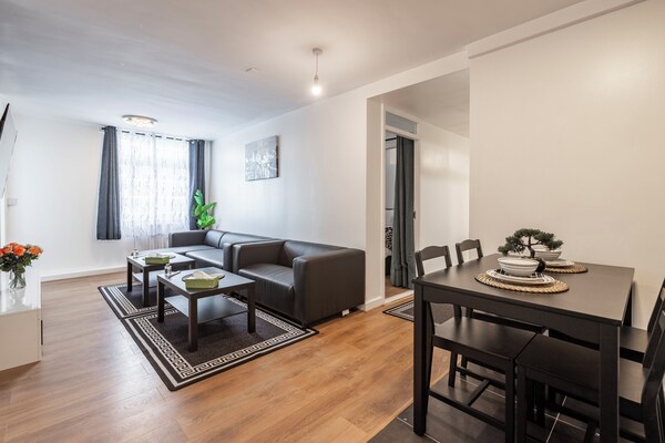 Shepherds Bush Haven: 4 Bed Luxury Apartment 2 Minutes From Westfield Shopping. - Wembley Stadium