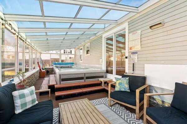 Coastal Retreat - Sauna, Hot Tub & Swim Spa - Near Beaches And Downtown Portland - Portland, ME