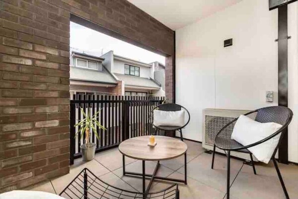 Modern, Stylish 2 Bed Apartment, Great Location - Saint Kilda