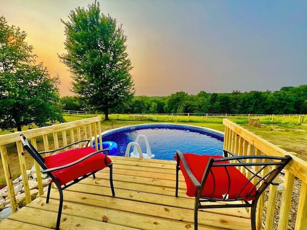 Sunset Lodge 9 Bedroomlodge W/ Hot Tub & Pool - Harpers Ferry, IA