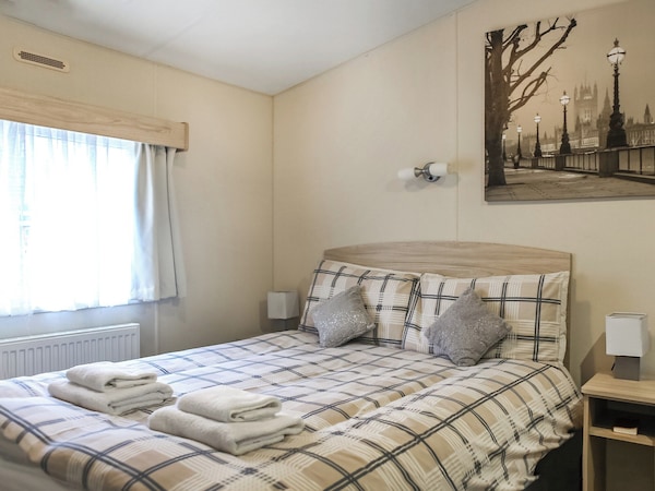2 Bedroom Accommodation In Grandeagles Holiday Park - Auchterarder