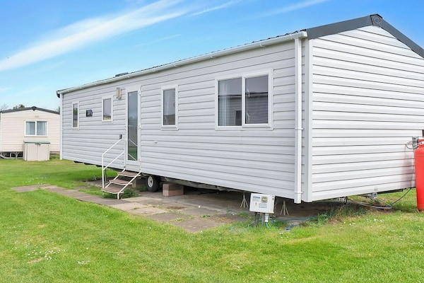 Escape To This Cozy Retreat Perfect For Families Or Groups, 98 St Andrews (Van Type - Bronze) - Haddington