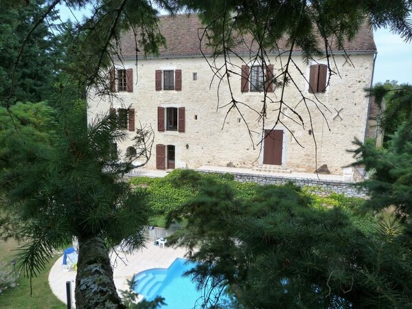 Domaine D'aymare, Gîte 12 Personnes - Payrac