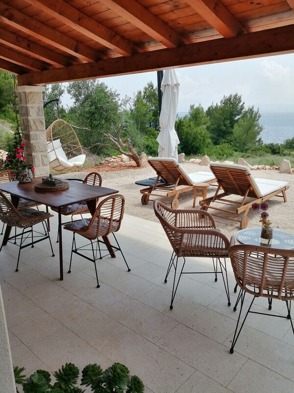 House Gnjila In The Bay Above The Beautiful Beach In Gromin Dolac - 흐바르 섬