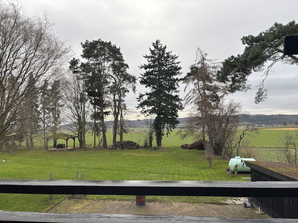 The Country House Is Situated In A Quiet Location, Close To Hiking And Biking Trails & The Highway. - Assia