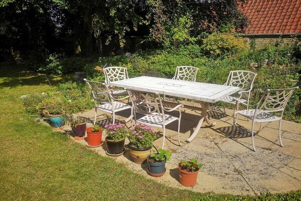 Spacious Ground Floor Apartment In A Norfolk (England) Mansion. - Beccles