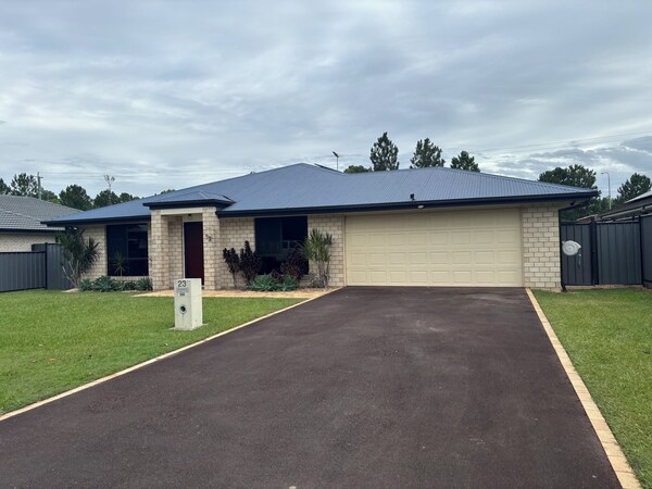 Family Retreat In Caboolture Big House - Caboolture
