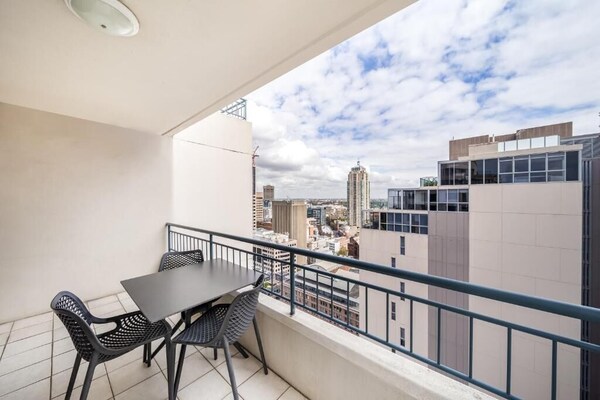 3 Bedroom Apartment @Castlereagh Street, Sydney Cbd - Sydney central station