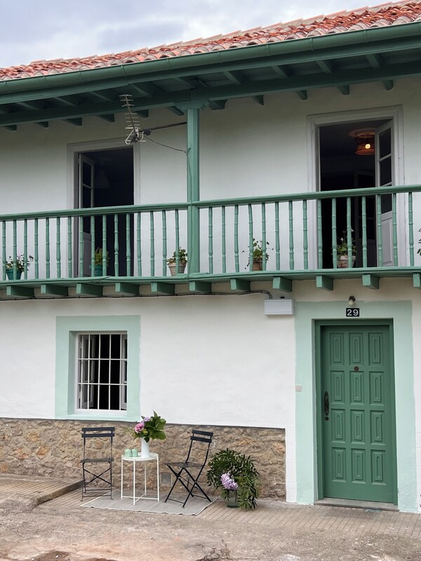 Casona Cerca De La Playa De Gerra - Comillas