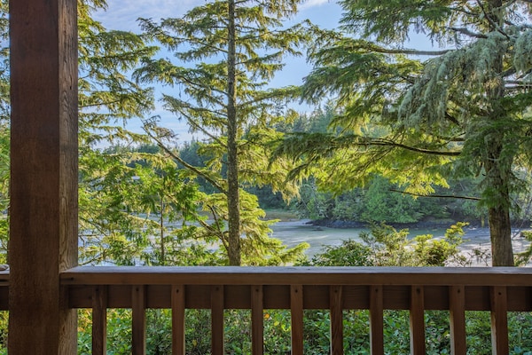 Rainforest Cove I Private I Ocean Views I Deck & Bbq - Ucluelet