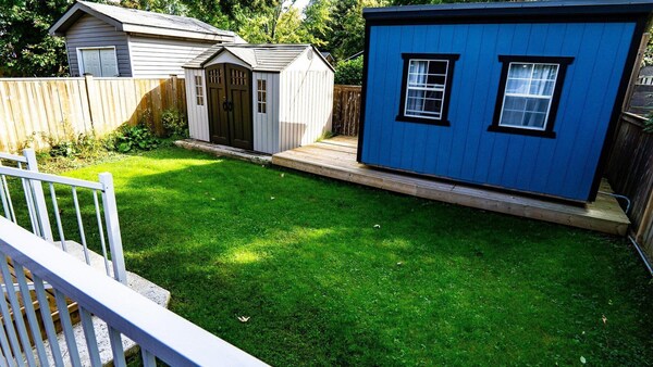 Modern 3br Home Near The Beach W/ A/c +Wifi +Free Parking +Firepit +Deck W/bbq - Crystal Beach