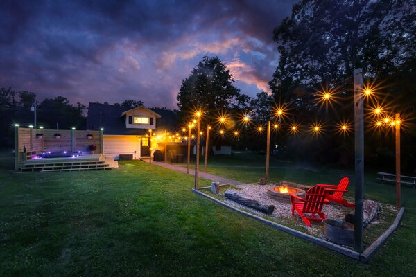 Cozy Family Farmhouse Retreat -Nrg! Hot Tub/ Ev - Last Min Discount! - West Virginia
