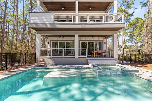 Pool, Hot Tub, Game Room, Gourmet Kitchen, Luxury! - Seaside, FL