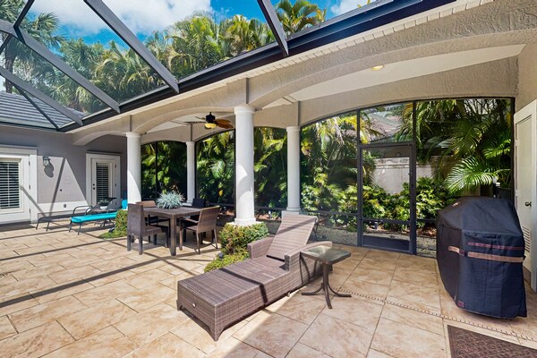 Luxurious Dog Friendly Home With Private Pool, Guest Cabana - Naples, FL