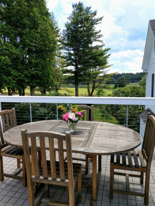Charming Kennebunkport Overlooking The Cape Arundel Golf Course - Kennebunkport, ME