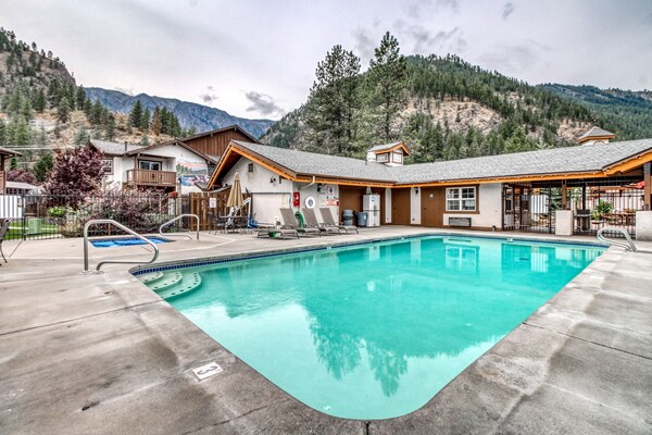 Modern Mountain Retreats In The Heart Of Leavenworth - Leavenworth, WA