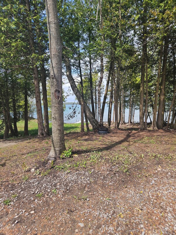 Family Friendly Newly Developed Park On Lake Mindemoya  Manitoulin Island - Ontario