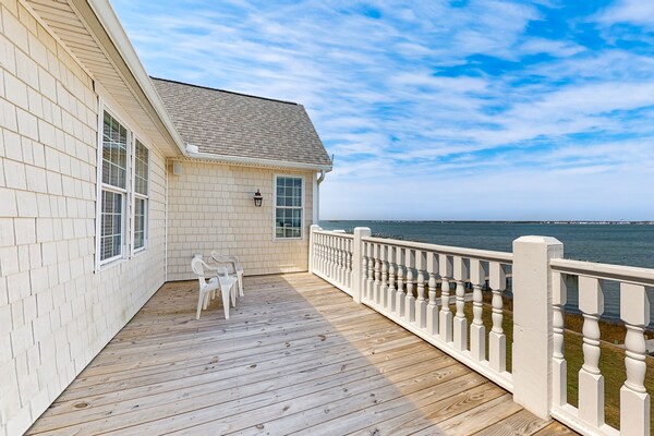 Stunning Ocean-view Emerald Island Home With Private Pool And Dock - Emerald Isle, NC