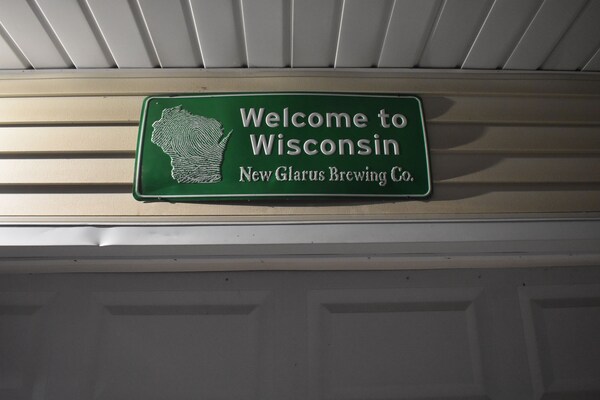 Pigskin Paradise Near Lambeau Field In Charming Green Bay With Mancave - Wisconsin
