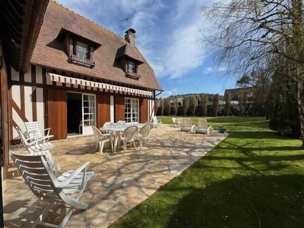 Large House With Green Garden - Benerville-sur-Mer