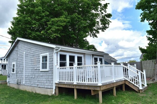 Spacious Pet Friendly Studio Cottage In Coastal South Kingstown - Charlestown, RI