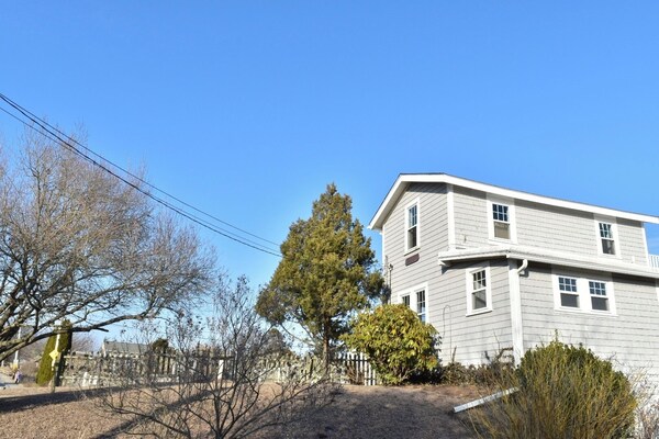 Pet Friendly Cottage In Snug Harbor, South Kingstown - Perfect Family Getaway! - Rhode Island