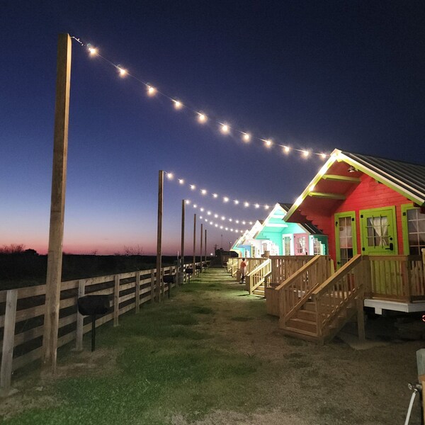 Boli Bunkies, Boli Bunkies Beach Glamping Cabins - Crystal Beach, TX