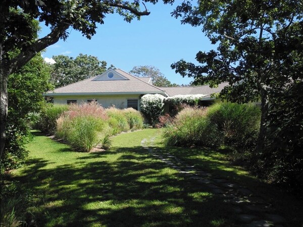 Exquisite Privacy And Luxury Just Minutes From Upscale Edgartown - Massachusetts