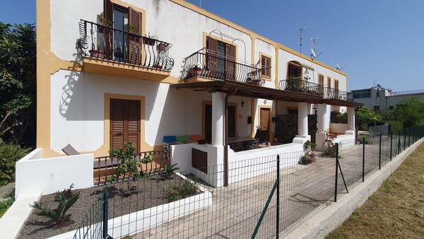 Casa Lulù - Cozy And Central, A Stone's Throw From The Harbor And Historic Center - Lipari