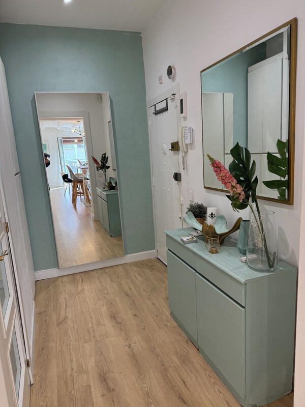 Charming 3-bedroom Apartment With Wifi, Ac In Delightful Barcelona - Barcelona