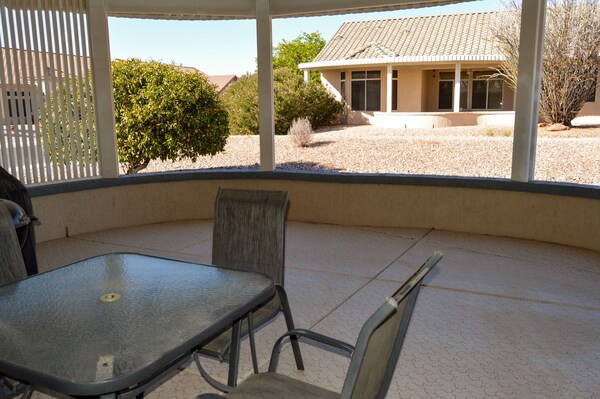 Sun City West Charm: Serene 2 Bd Home Near Palm Ridge Rec Ctr, Golf & Pickleball - Sun City West, AZ