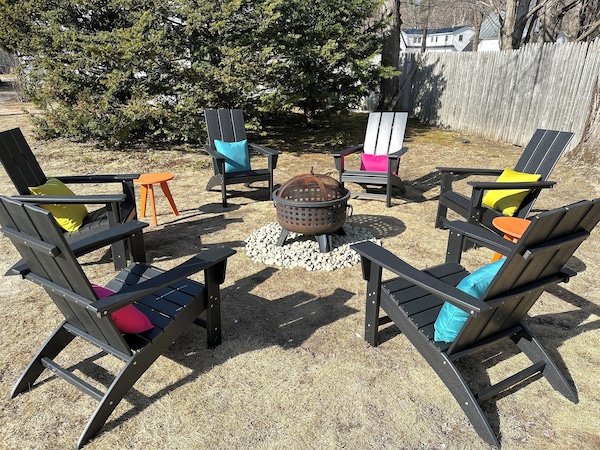 North Conway Adventure Hub! Walk To Shops & Dining. All New! Deck, Grill, Lawn - North Conway, NH