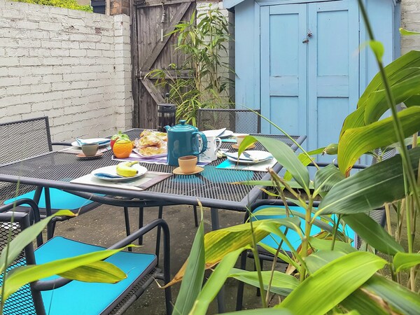 4 Bedroom Accommodation In Gorleston - Great Yarmouth