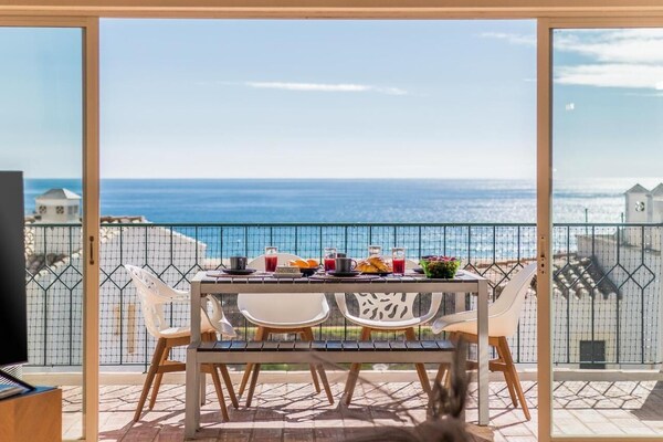 Casa Londamba | Meia Praia Beach House | Lagos Sea View - Lagos