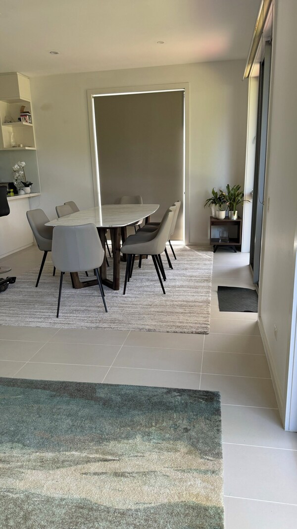 Fabulous  Modern Home 15 Minute Walk  2 Minute  Drive To Coogee/maroubra Beach - Bondi Beach