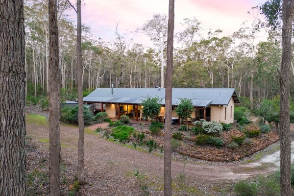 Jarrah Grove Forest Retreat Seclusion Luxury Chalet - Western Australia