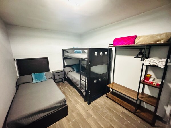 Casa Duplex Hermosa Provincia ( Grupos Grandes) - Tlaquepaque