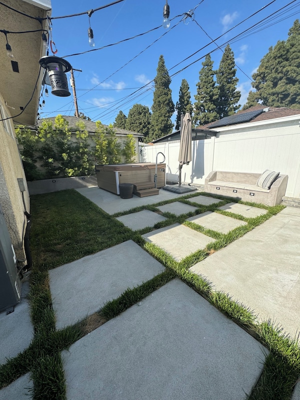 4-bedroom House Centrally Located La & Oc With Hot Tub & Game Room - Long Beach, CA