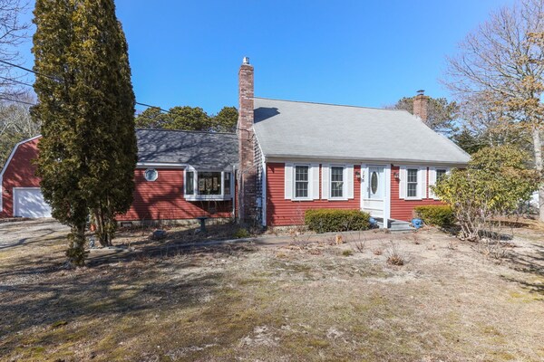 Nana & Babas Clamshack: 4-bedroom, Cozy Eastham Home Right Near Beach - Eastham, MA