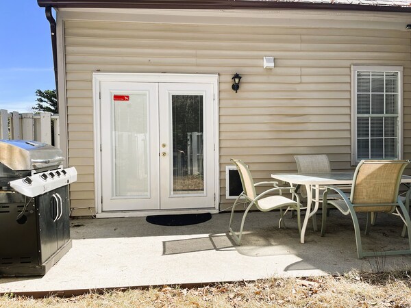 Charming 3-bedroom Townhome With Wifi And Ac In West Columbia - Columbia, SC