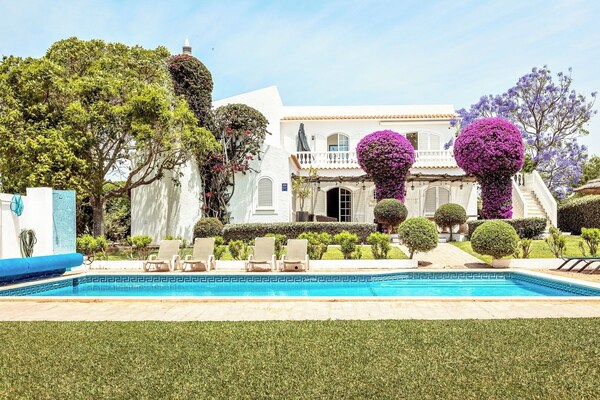 Lovely Very Private Villa With Beautiful Gardens - Guia