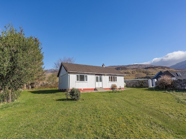 Walled Cottage - Uk49097 - Loch Assynt