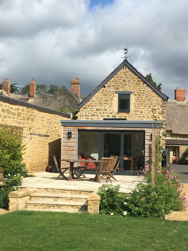 Rusticretreat-4guests-fireplace-parking-garden - Crewkerne