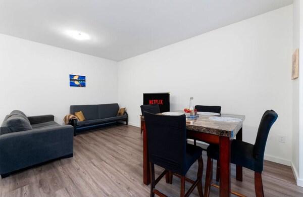 Bass Oasis 2  Cozy, Pet-friendly Getaway Near Beach, Ski Resort, Spa & More! - Barrie