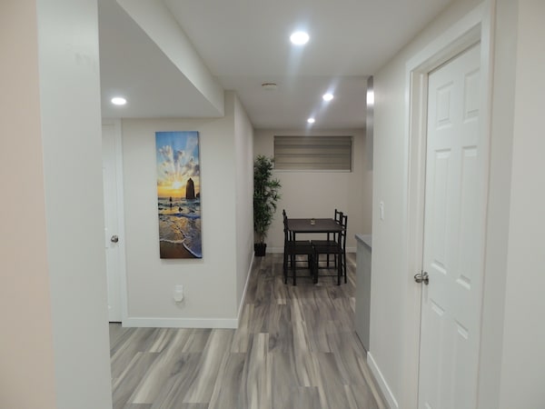 Cozy 2-bedroom Basement Suite With Private Entrance South Winnipeg. - Manitoba