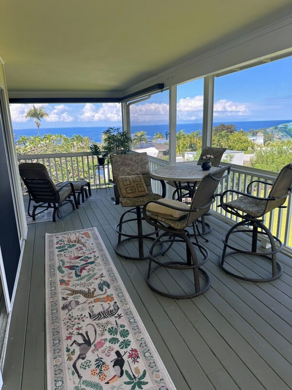 3-bedroom Furnished House With Ocean Views, Utilities, Wifi, And Parking - Kailua-Kona, HI