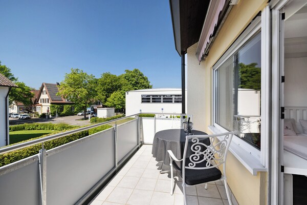 Ferienwohnung 'Andrea' Mit Balkon Und Wi-fi - Langenargen