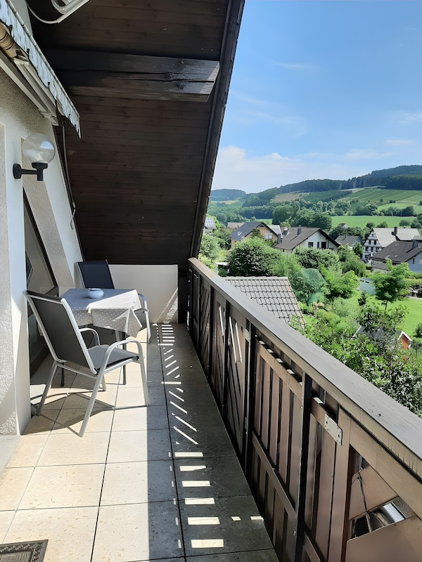 Ferienwohnung 'Am Patenberg' Mit Bergblick, Balkon Und Wi-fi - Finnentrop
