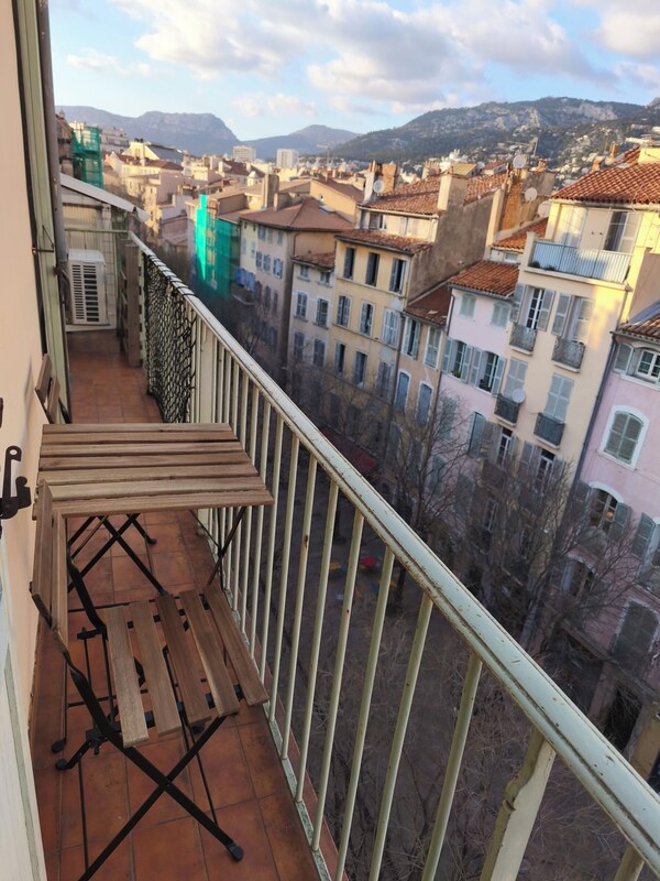Appartement Au Coeur De Toulon - ibis Toulon La Valette