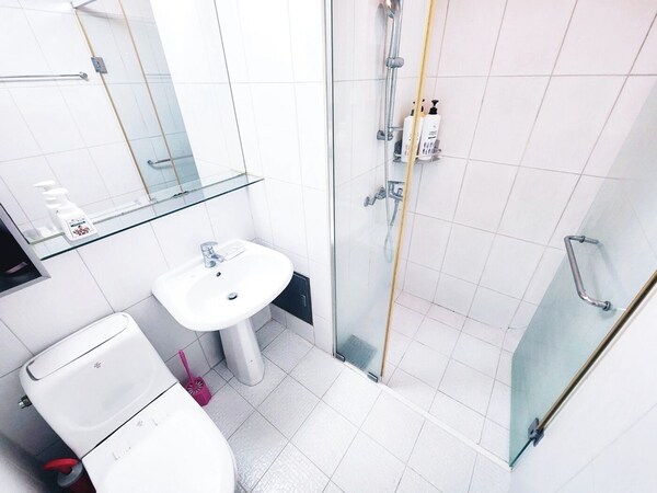 "Comfortable Stay Near Gangnam Station- Great Location&easy Access!" - Seoul